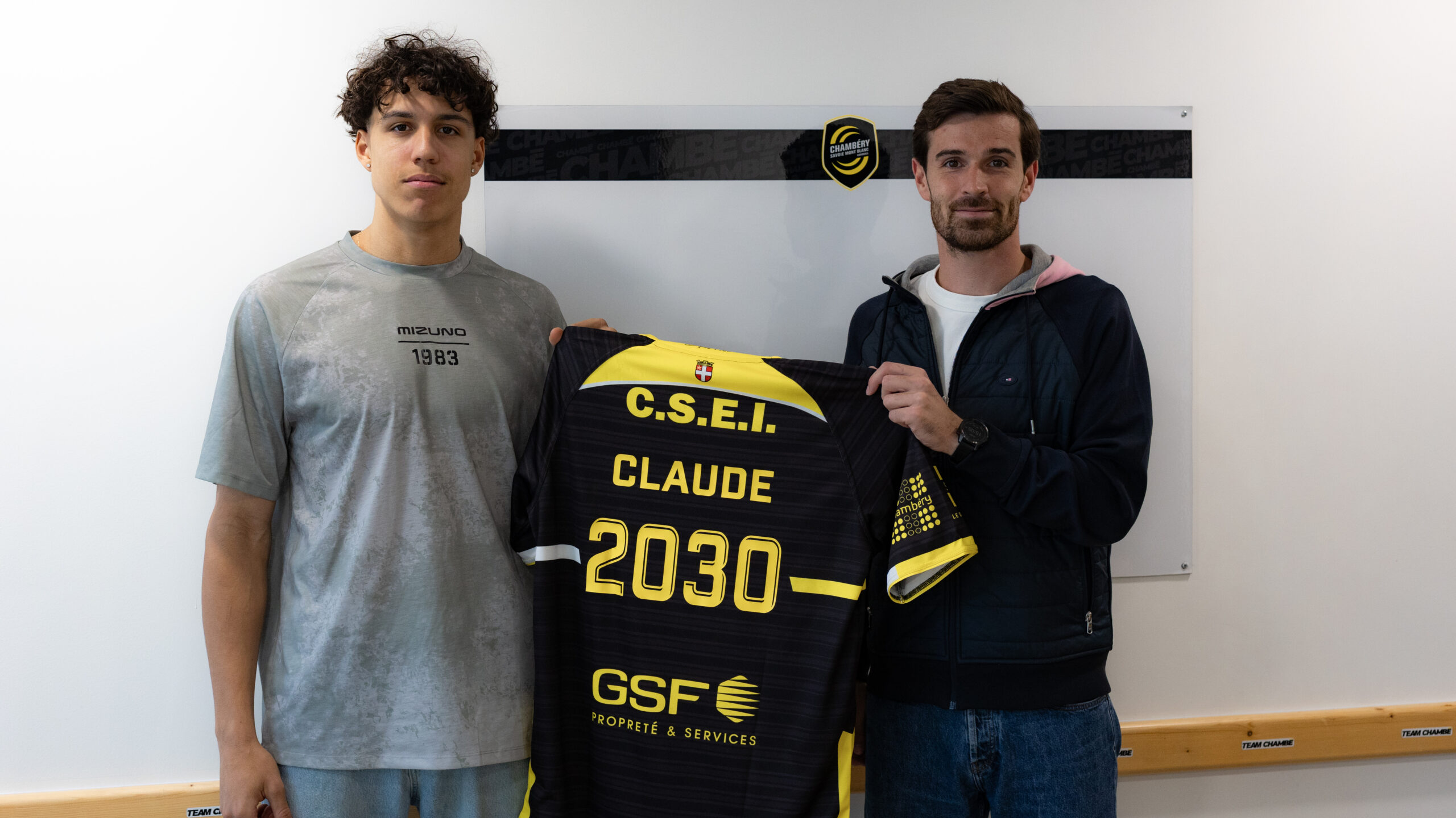 Dimitri Claude signe son premier contrat professionnel avec la Team ...